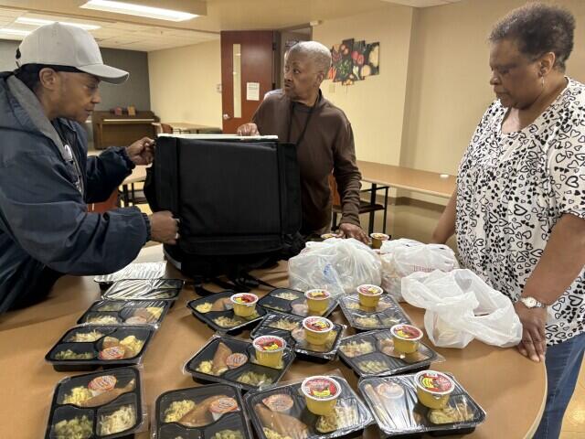 Mobile Meals budget crisis worries seniors who count on food deliveries ...