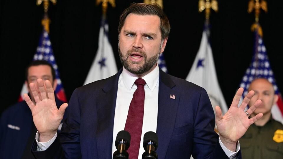 Vance Desperately Clarifies He’s Not Trump’s ‘Fat’ Friend - NewsBreak