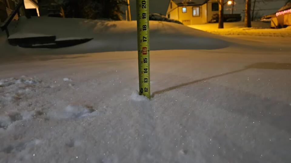 Historic snowfall recorded at KCI Airport as snow totals surpass 10 ...