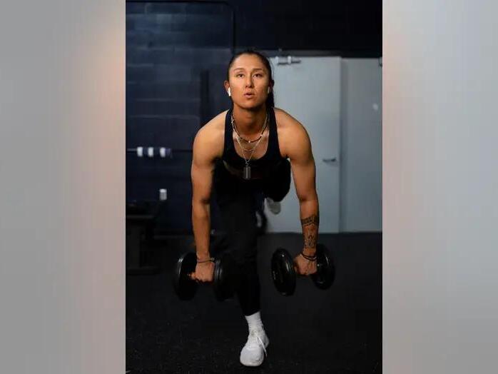 Kelsie Whitmore: Oakland Ballers 1st female pitcher helps win historic game