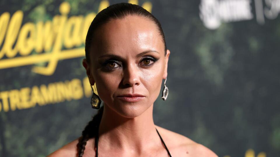 Emmy-Nominated TV Star Roasts MAGA Troll - NewsBreak