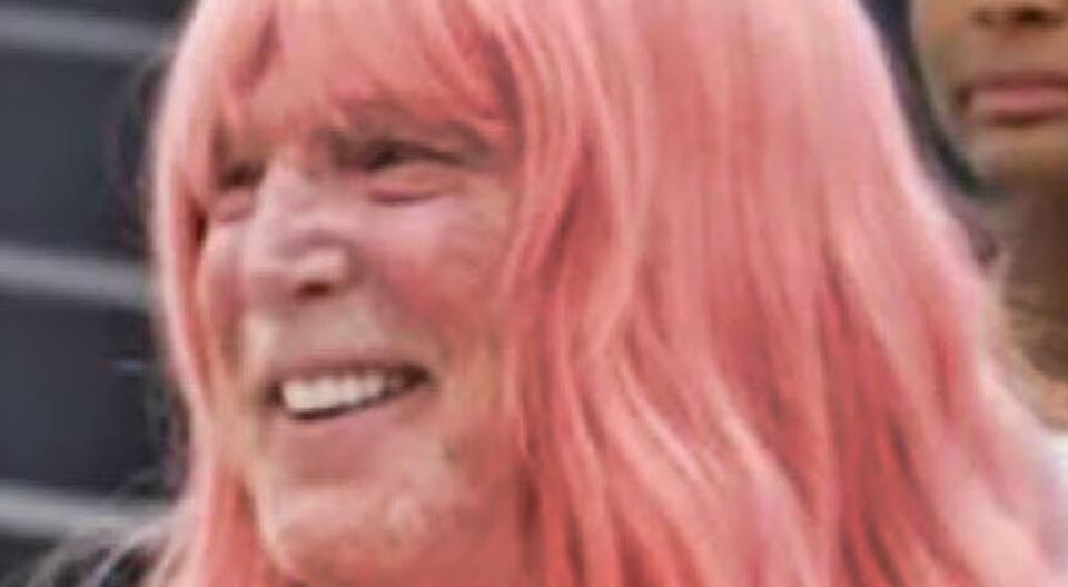 Raiders Owner Mark Davis Showed Off His New Pink Hairstyle That Left ...