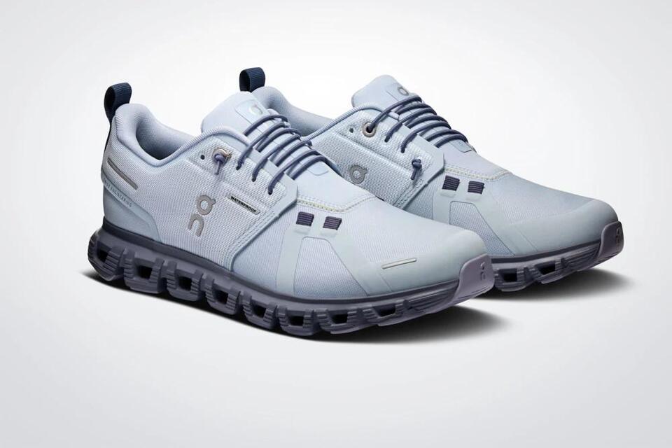 Customers sue sneaker company On over shoes that cause 'noisy and ...