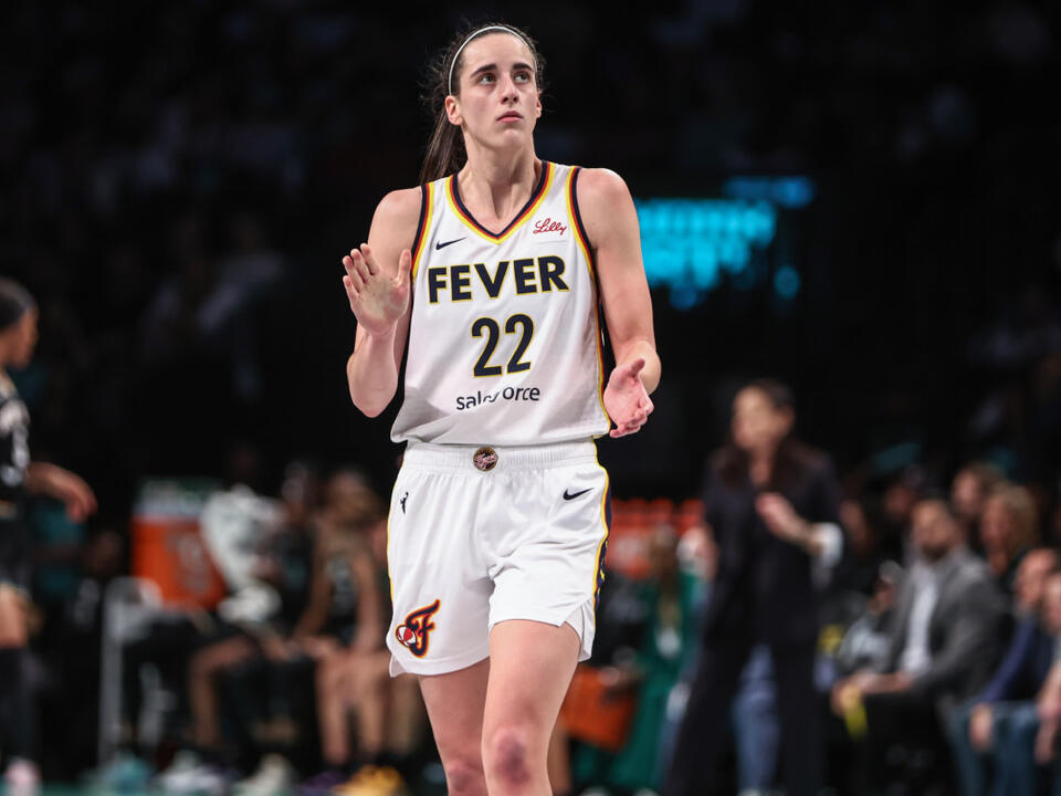 Caitlin Clark's New Diamond Chain Has WNBA Fans Buzzing