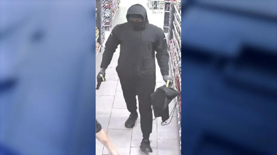 Lake County deputies search for suspect in armed gas station robbery ...