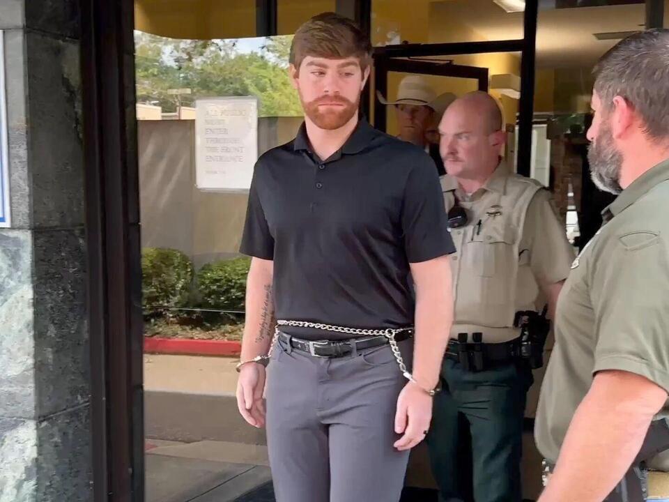 Former Lee County teacher sentenced to prison for enticement