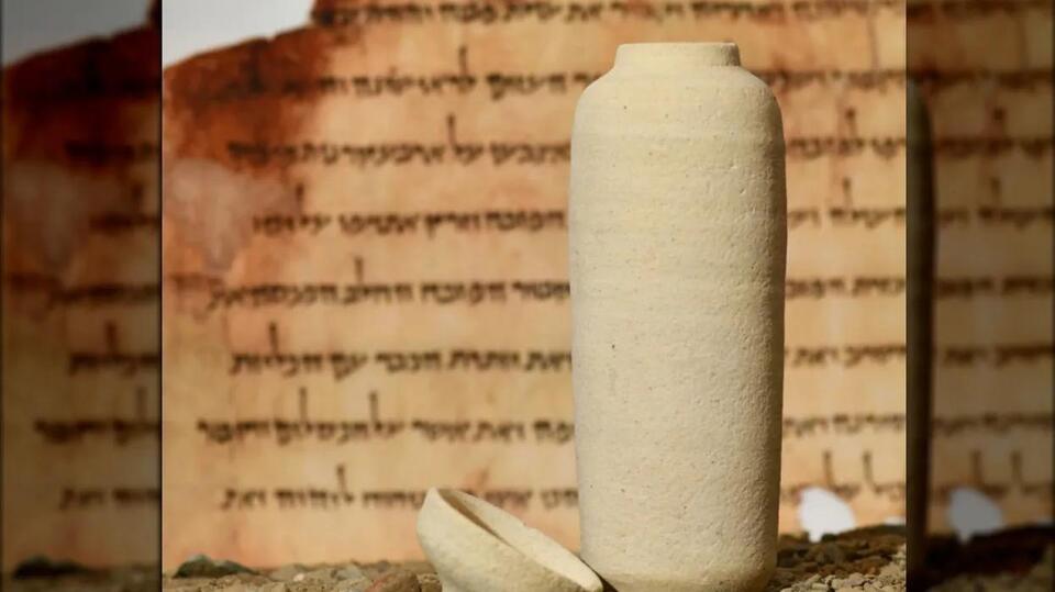 Scientists offer huge cash prize to anyone that can decipher ancient ...