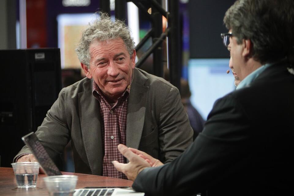 C3 AI CEO Tom Siebel to resign for health reasons - NewsBreak