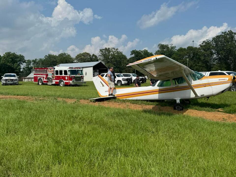 Small plane crashes in south Alabama