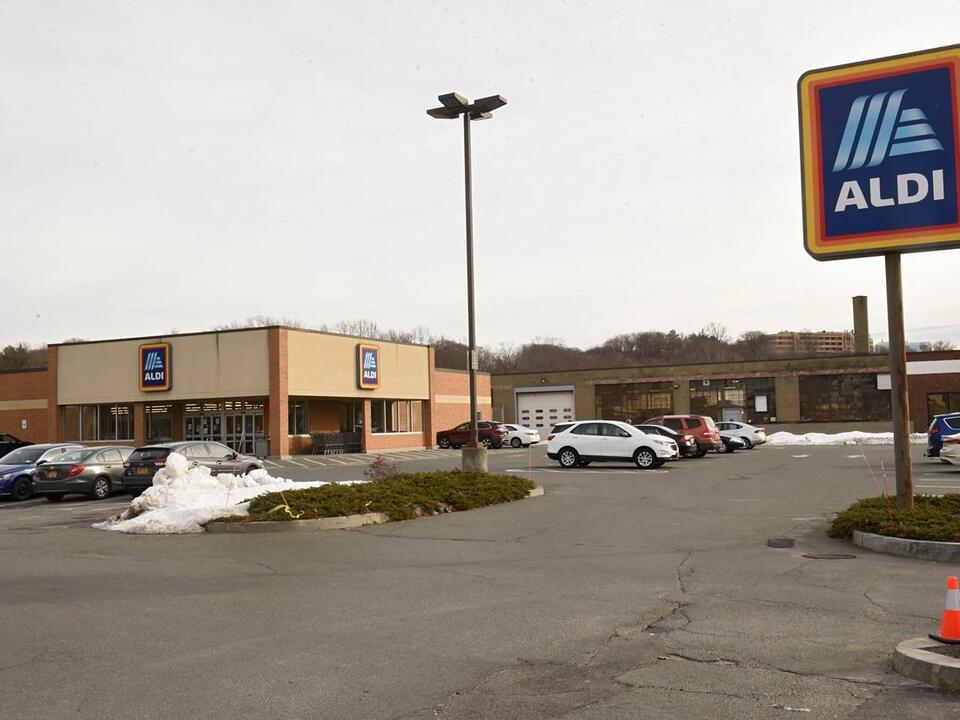 Aldi confirms it’s closing every single store across the US for 24 ...