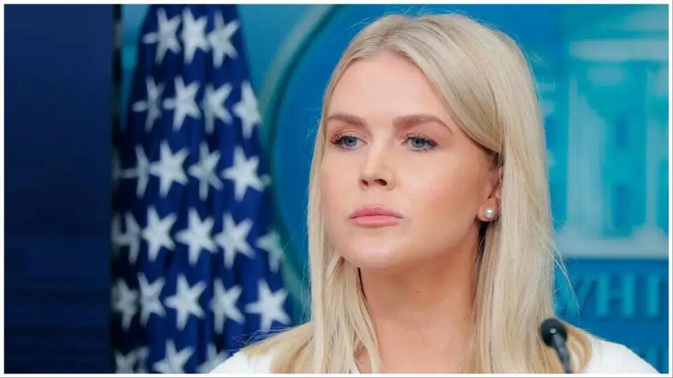 ‘She Looks 48’: Karoline Leavitt’s Beach Look In New Family Photos with ...