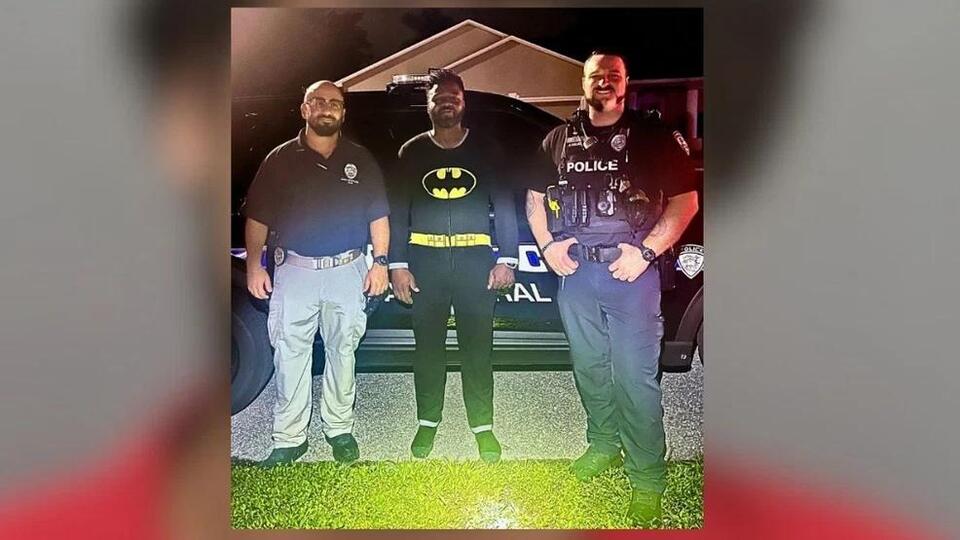 Florida Man year in review: Clowns, Chuck E. Cheese, Batman greatest ...