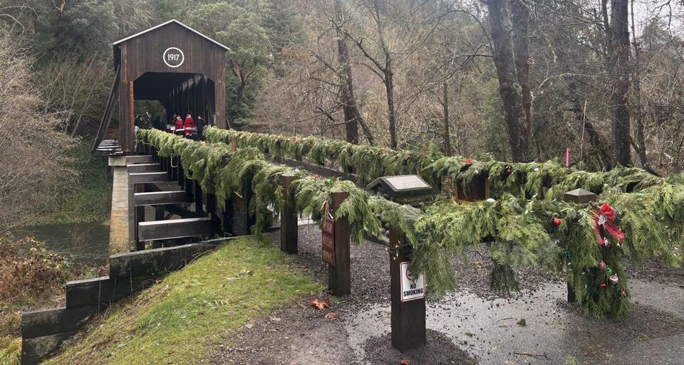 Mckee Bridge celebrates 6th annual “Christmas Under a Covered Bridge ...