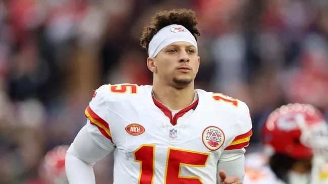 Patrick Mahomes Responds To Viral 'Dad Bod' Photo - NewsBreak