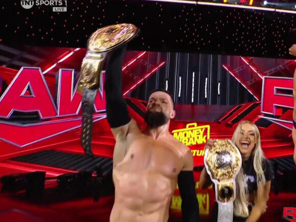 New Tag Team Champions Crowned On Tonight’s WWE Raw