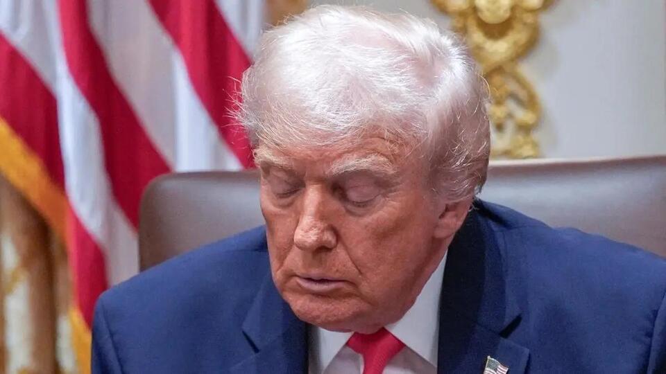 'Dozing' Donald Trump, 79, Admits He Was 'Falling Asleep' During Iran ...