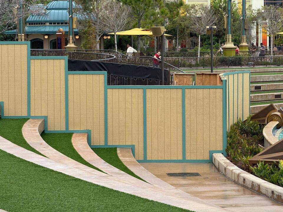 Broken Stairs and Mario Fountain Blocked by Construction Walls at Epic ...