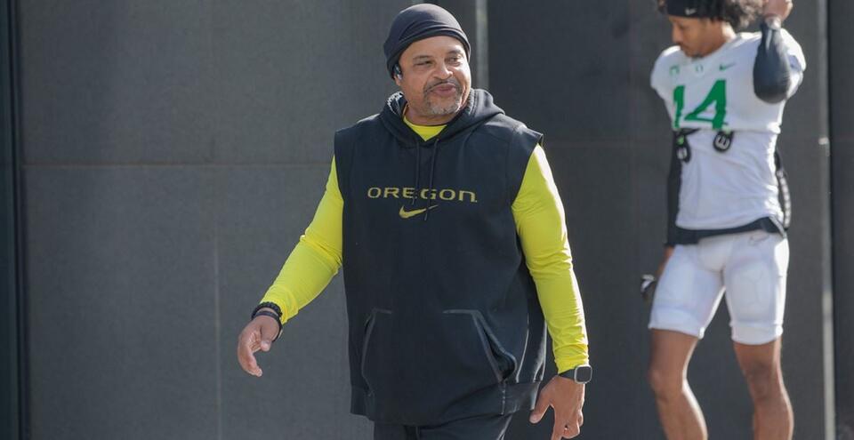 Oregon CB coach Demetrice Martin takes position at Michigan State ...