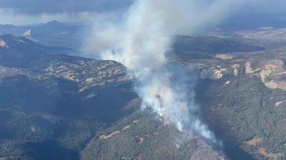 West Fork Fire Update: Blaze spreads to 650 acres, Crews building ...