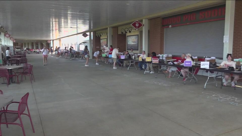 University of Arkansas in Fayetteville kicks off move-in weekend with ...