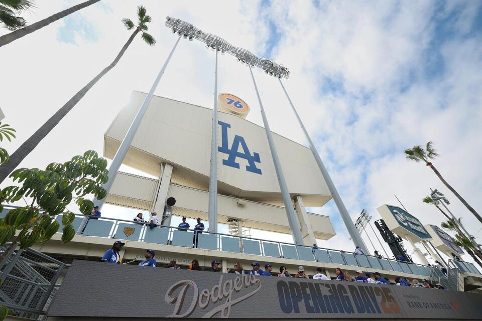 Dodgers To Make Announcement Showing Support For L A Immigrant Communities Newsbreak
