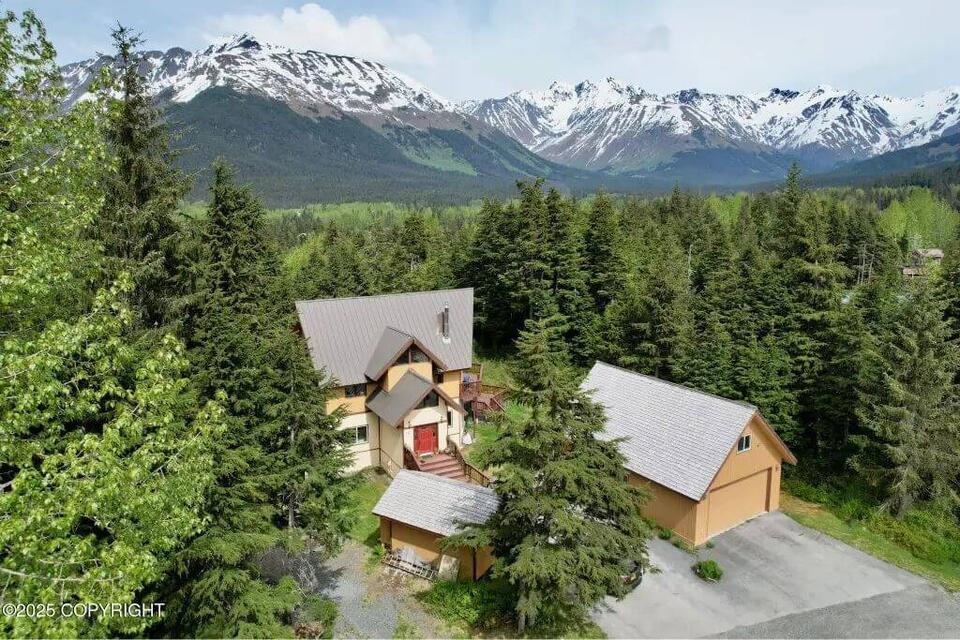 Here's What $1 Million Will Get You For a House in Alaska (June 2025 ...