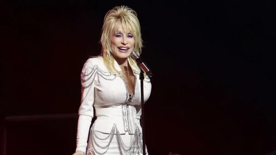 Is Dolly Parton Sick? Her Happy, Heartfelt Health Update: ‘I’m ...