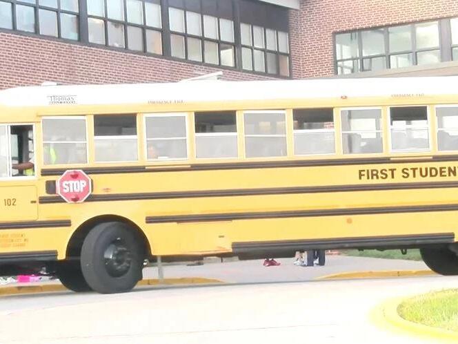Contract change leads to layoffs for Jefferson City school bus provider