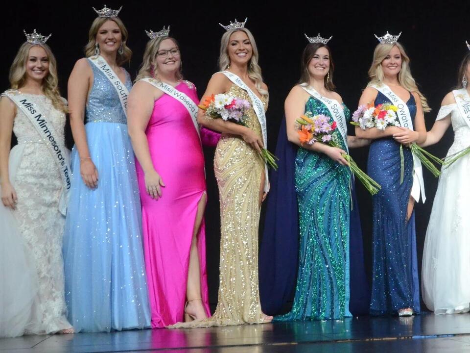3 teen and 3 miss winners at Sleigh & Cutter Southern Minnesota Pageant