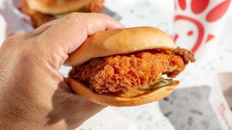 Chick-Fil-A's 3 Main Spices That Give Its Chicken That Iconic Flavor ...