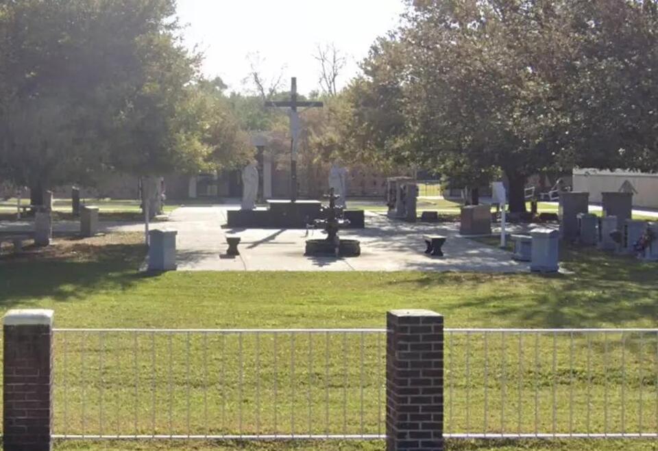 Louisiana Cemetery Hit by Vandals, Veterans Graves Targeted - NewsBreak