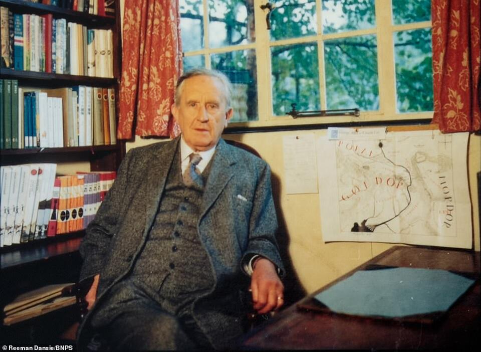 In his very own Hobbit Hole: Photos of J.R.R Tolkien in his study and ...