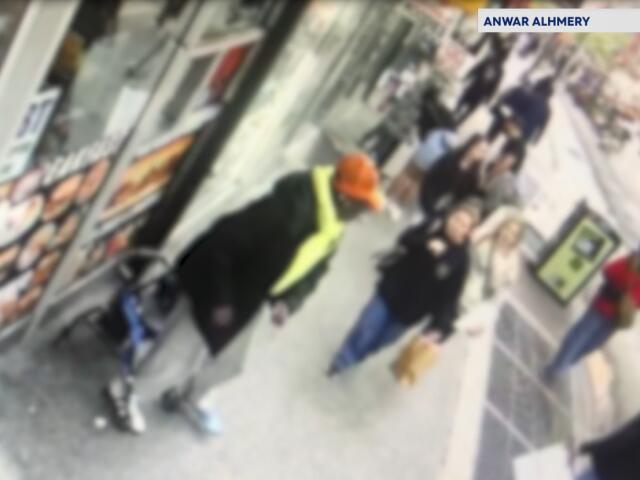 Mother stabbed while leaving Times Square souvenir shop with daughter