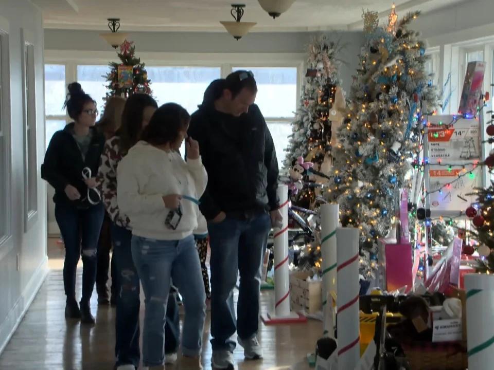 Zorah Shrine's 'FEZtival of Trees' is now open