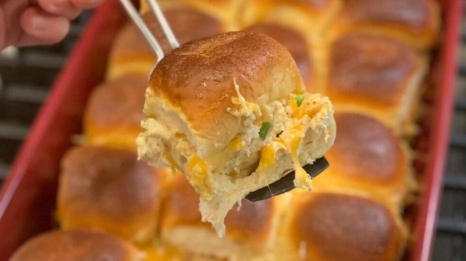 These Jalapeño Chicken Sliders Are the Spicy Crowd Favorite Everyone ...