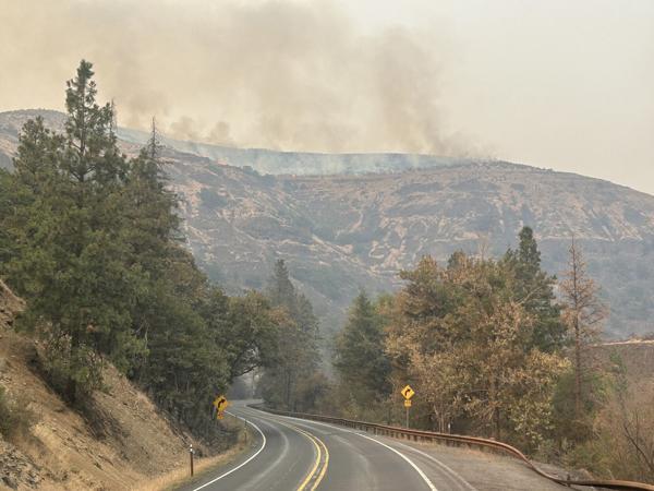 Evacuation levels to be lifted for Retreat Fire on Friday morning ...