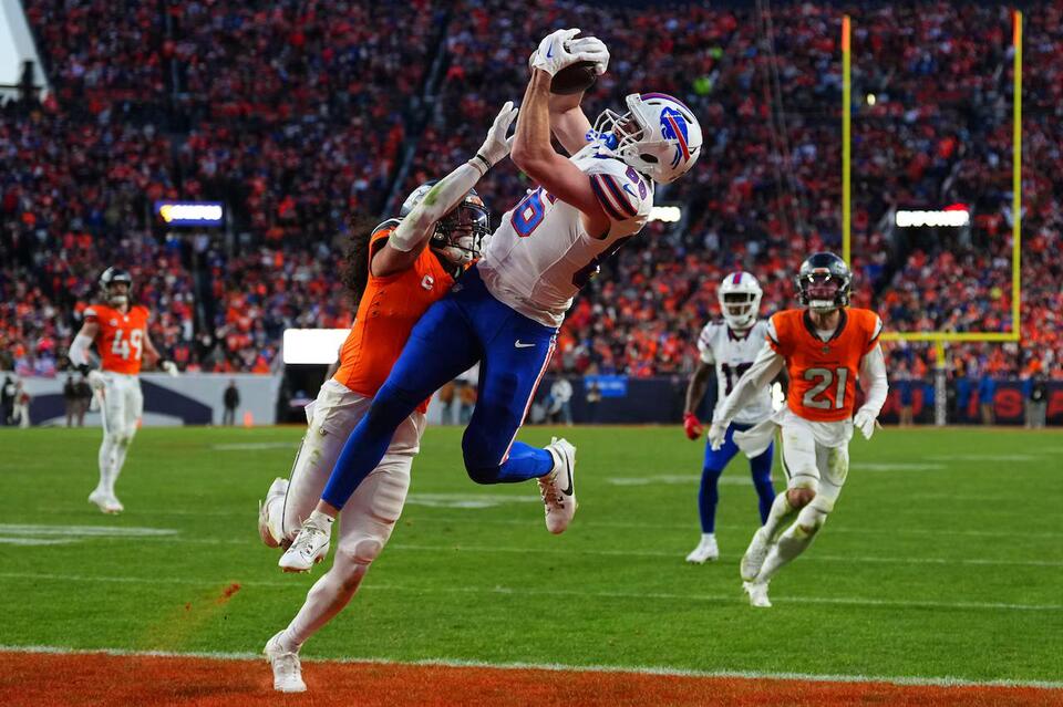 Buffalo Bills TE Dalton Kincaid played the entire 2025 season with a ...