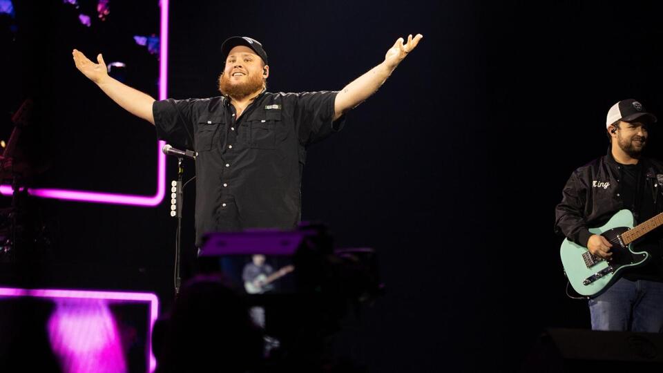Luke Combs brings ACL Festival alive with fireballs heartfelt hits and ...