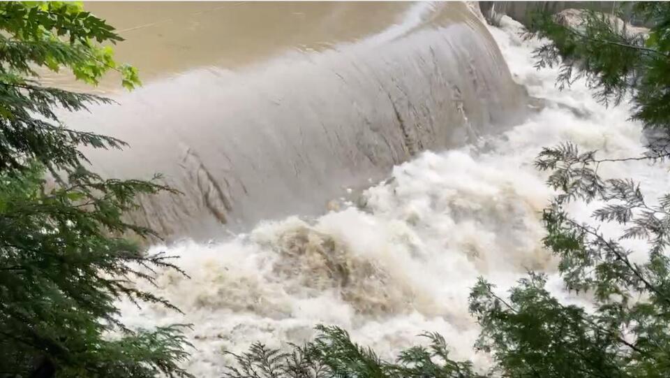 VIDEO: Scenes from the rain and flooding in Vermont - NewsBreak