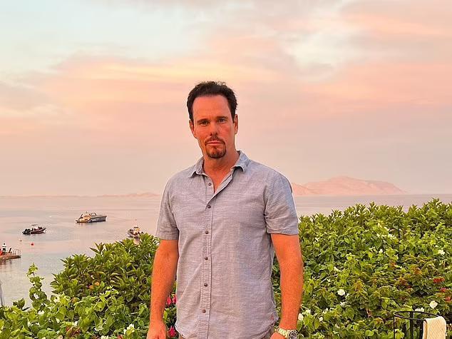 Kevin Dillon's Tesla abruptly stops 'mid-carwash' resulting in a fender ...