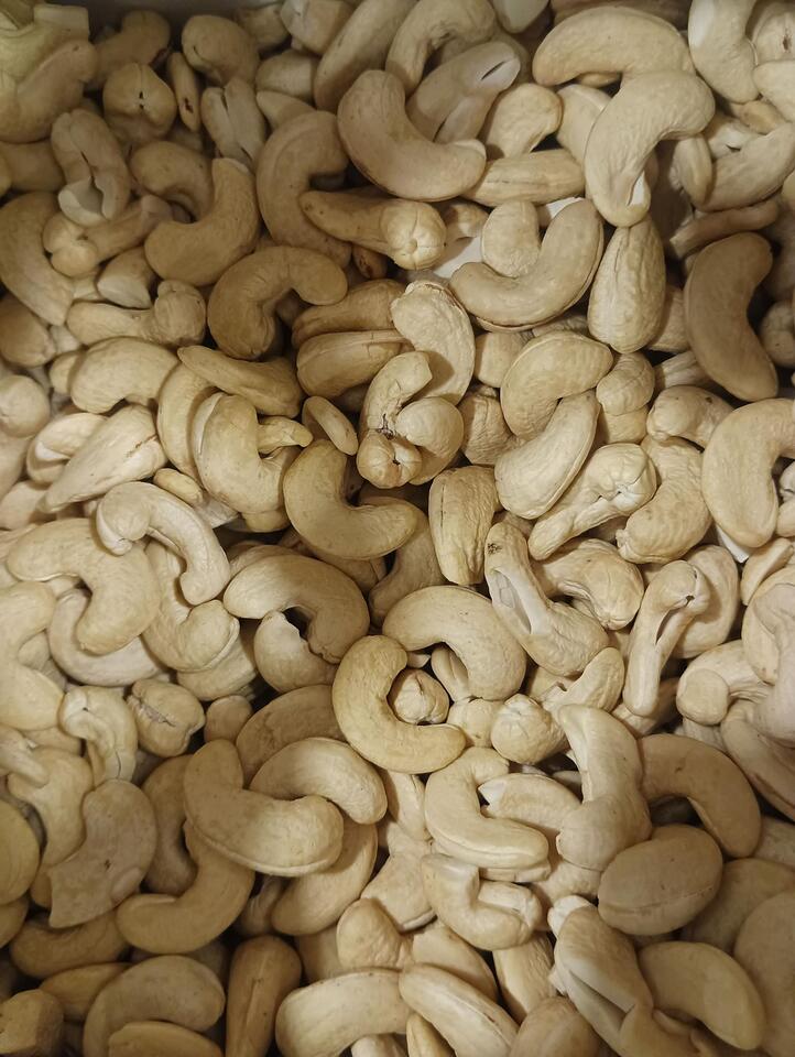 The 10 Healthiest Nuts, From Best to Worst - NewsBreak