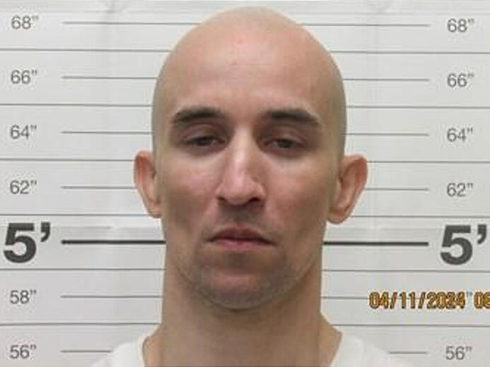 Man arrested attempting to smuggle contraband into prison