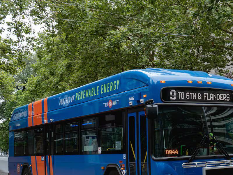 TriMet rolls out 24 new electric buses, tripling the number in their fleet