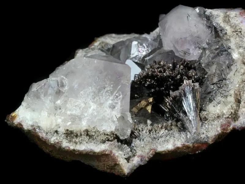 28 Great Places To Find and Dig For Missouri Geodes in 2024