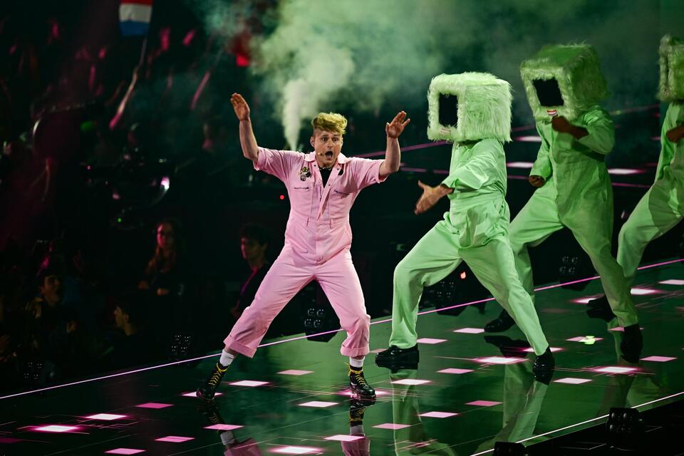 Eurovision viewers deliver damning verdicts for UK singer Look Mum No ...