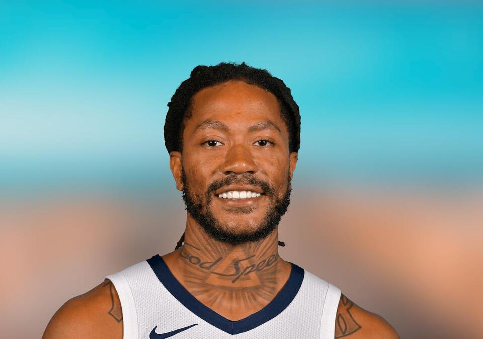 Derrick Rose opens his speech with an ode to his … - NewsBreak