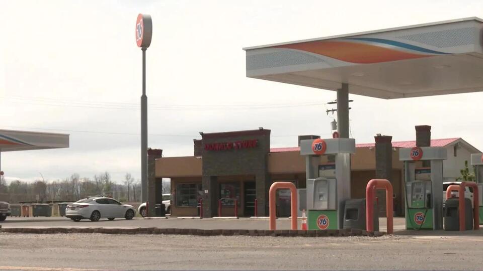Employee retells hostage situation at Wapato store - NewsBreak