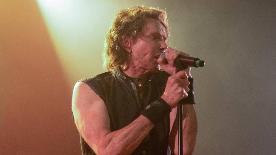 Fans Can’t Believe How Good This ‘80s Rock Icon Still Looks Today ...
