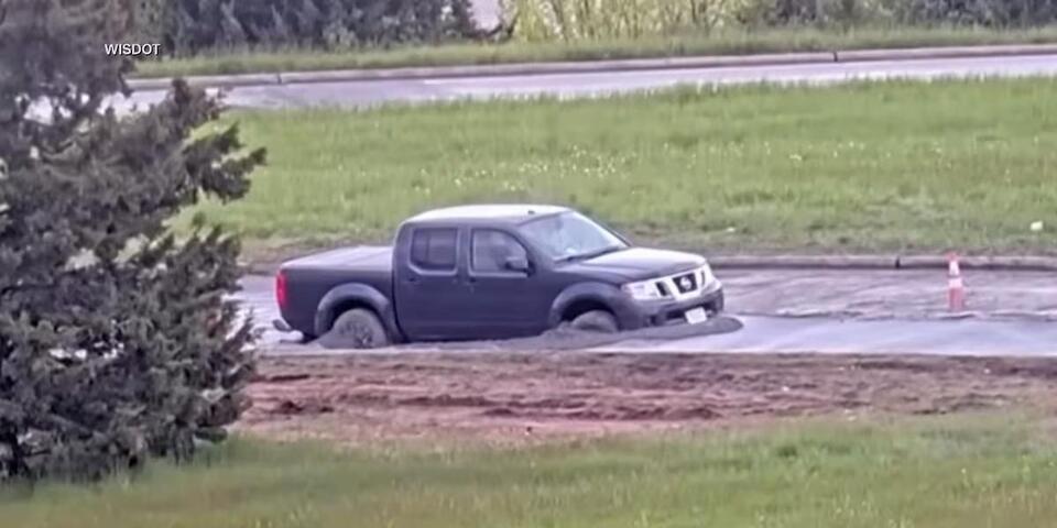 Truck gets stuck in wet concrete after driver ignores ‘road closed ...
