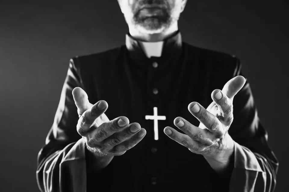 Grand Rapids Priest Allegedly Gives Nazi Salute - NewsBreak